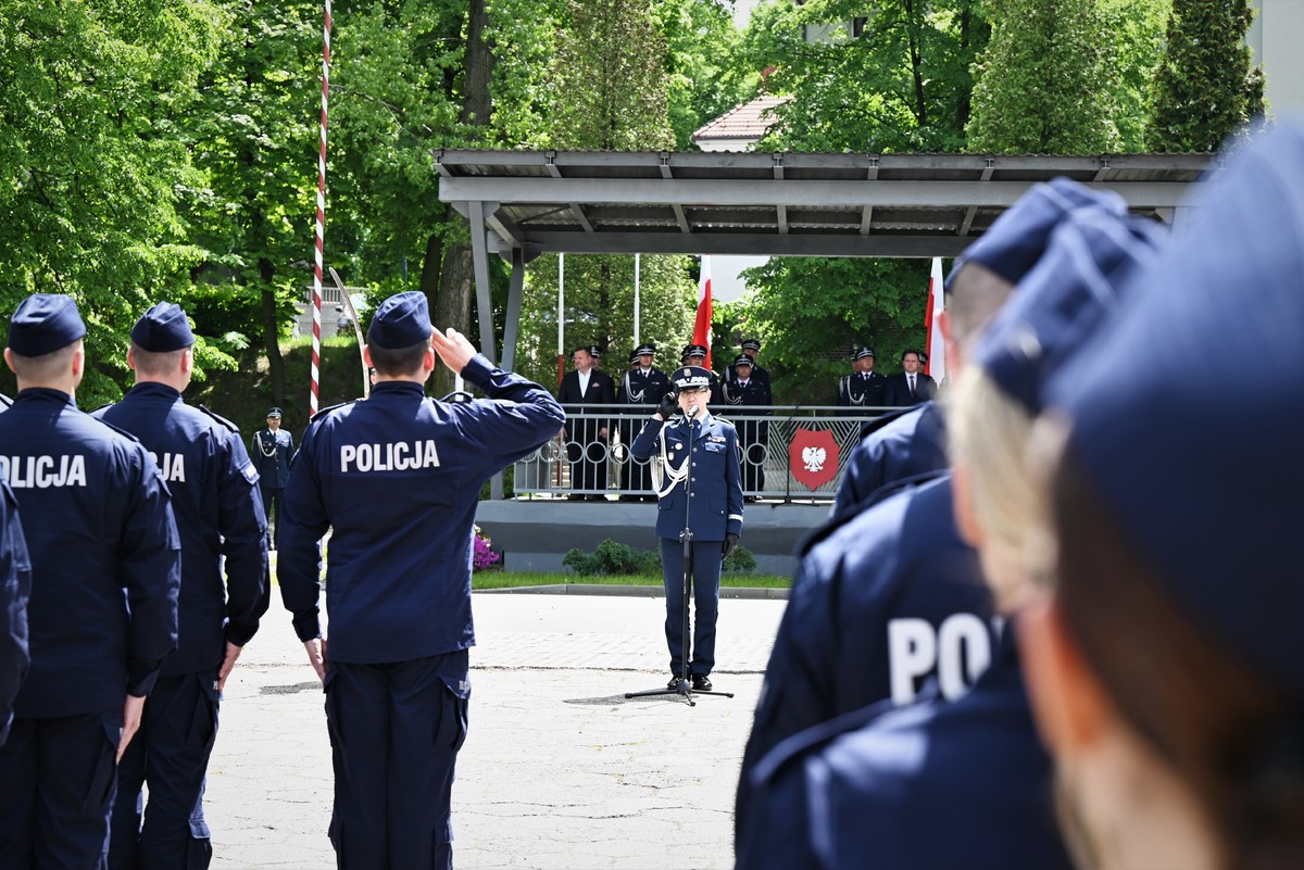 Uroczyste ślubowanie nowych policjantów - Wiadomości Policja Śląska