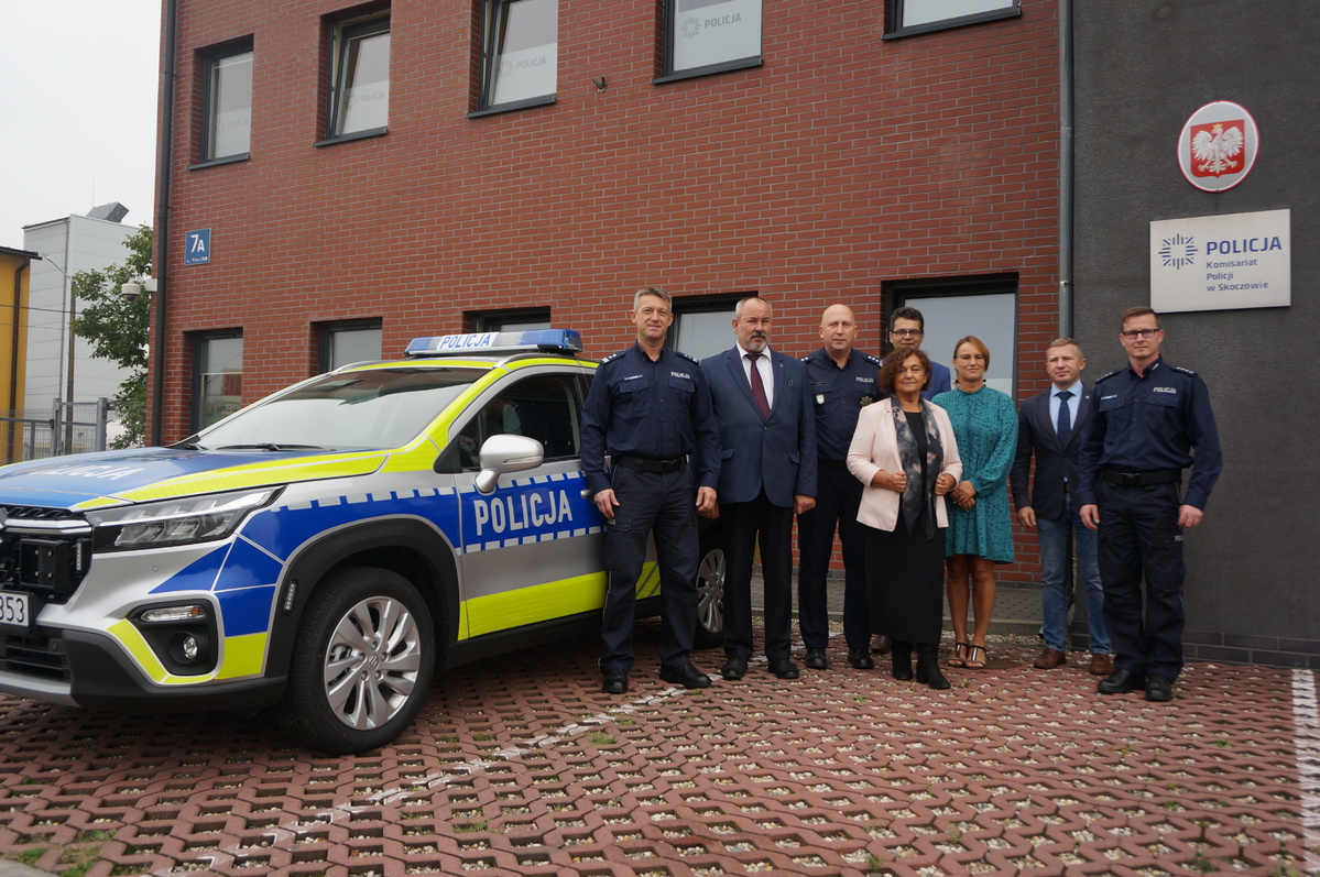 Nowy radiowóz w skoczowskim komisariacie - Wiadomości Policja Śląska