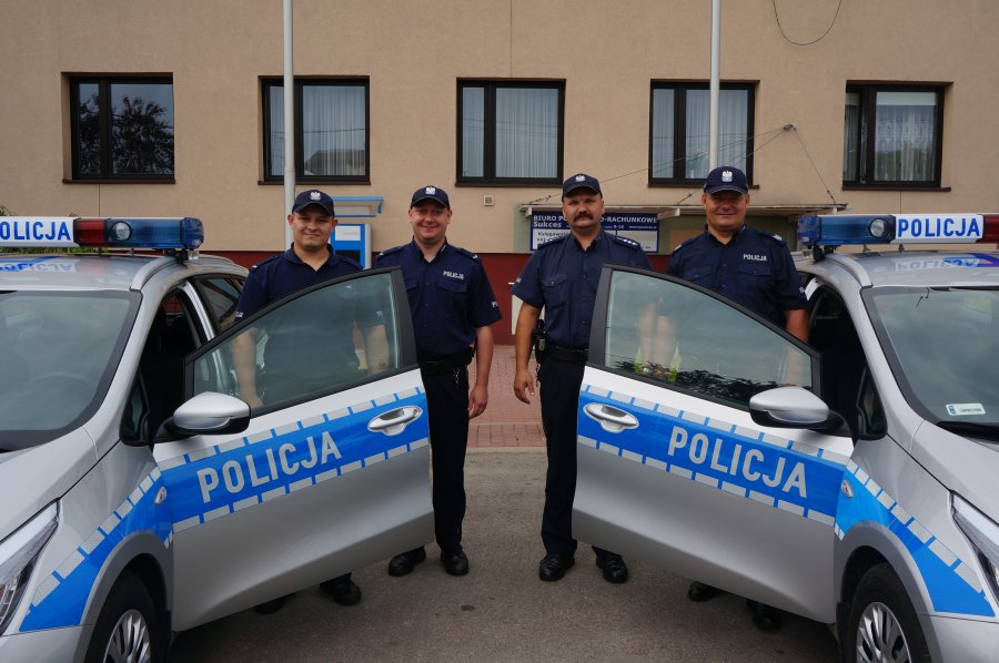 Policjanci z Kłomnic mają nowe radiowozy - Wiadomości Policja Śląska